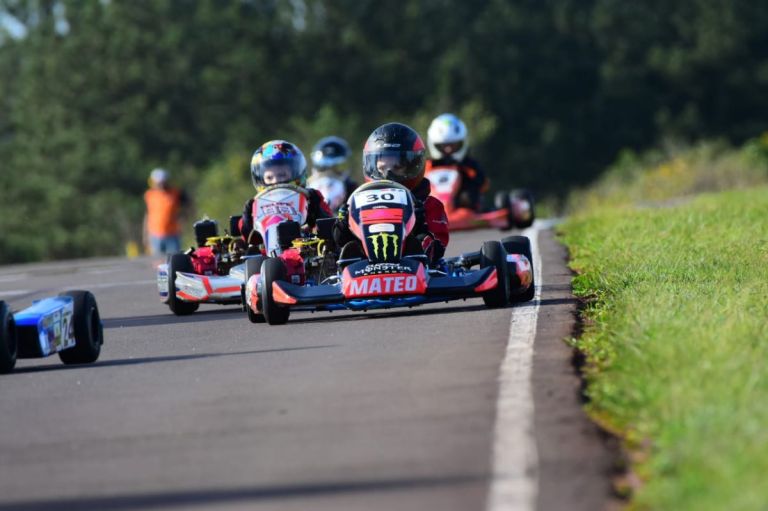 Karting: más de un centenar de pilotos en Oberá | EL TERRITORIO ...