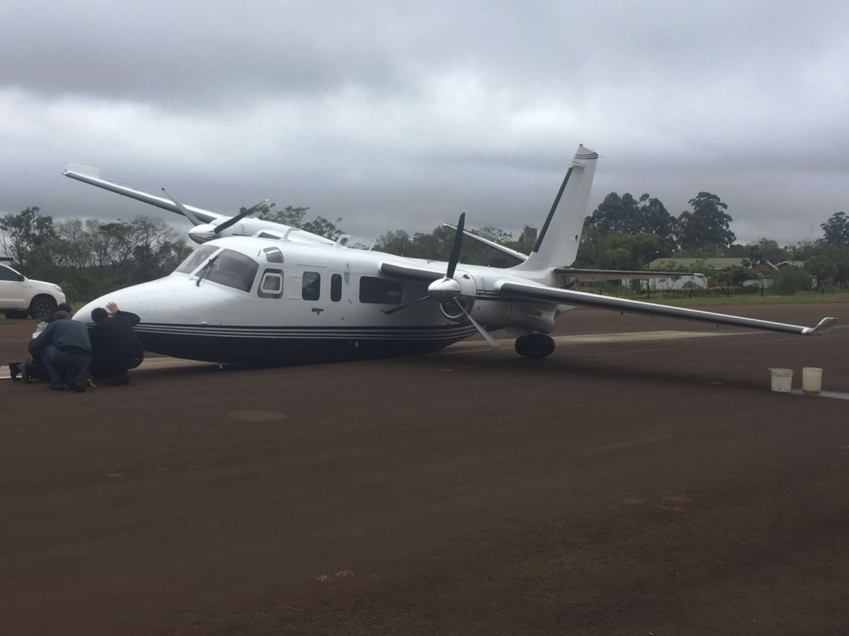 Un Avión Aterrizó De Emergencia En Apóstoles Por Un Desperfecto En El