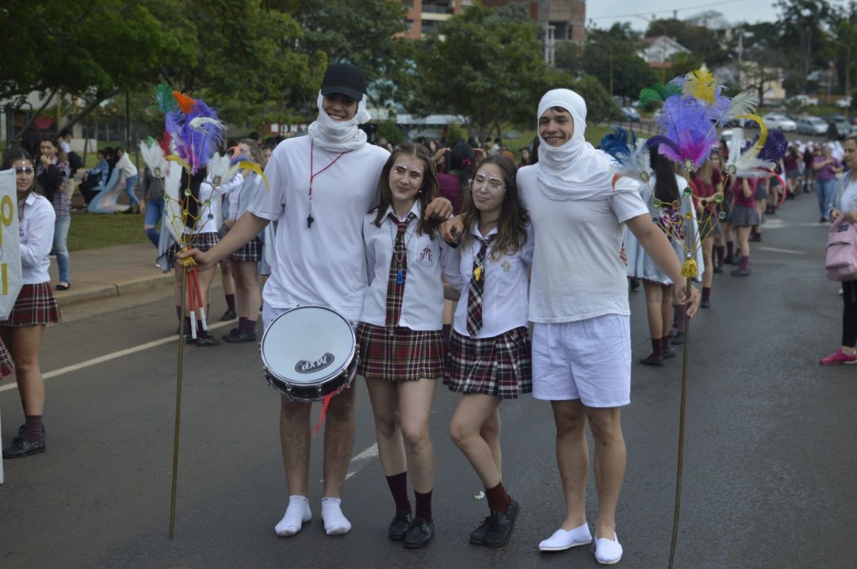 Posadas vibra al ritmo de la prueba piloto de la Estudiantina 2022 | EL TERRITORIO noticias de ...