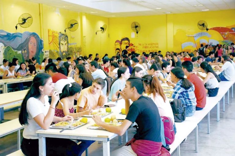 La beca más demandada en la Unam es el comedor universitario | El ...