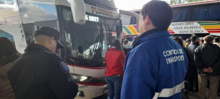 Viajes de egresados a Bariloche: confirman que se detectaron micros con ...